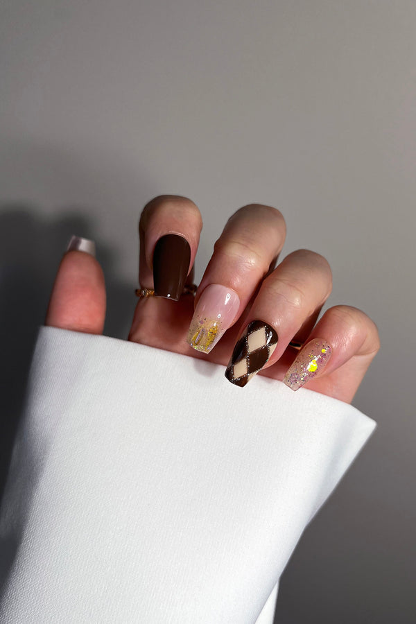 Preppy Aesthetic Handmade Nails | Sophisticated Checkered Glamour – Bonmuz